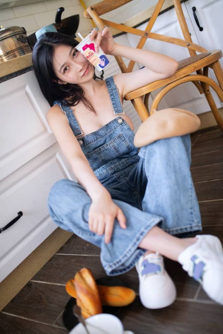 年年Nnian个人资料，拜年图作品鉴赏 - 一程山水